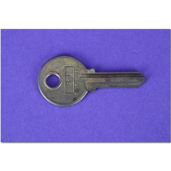 Curtis | Other | 9 Vintage 95s Nos Curtis R1 Key Blanks | Poshmark